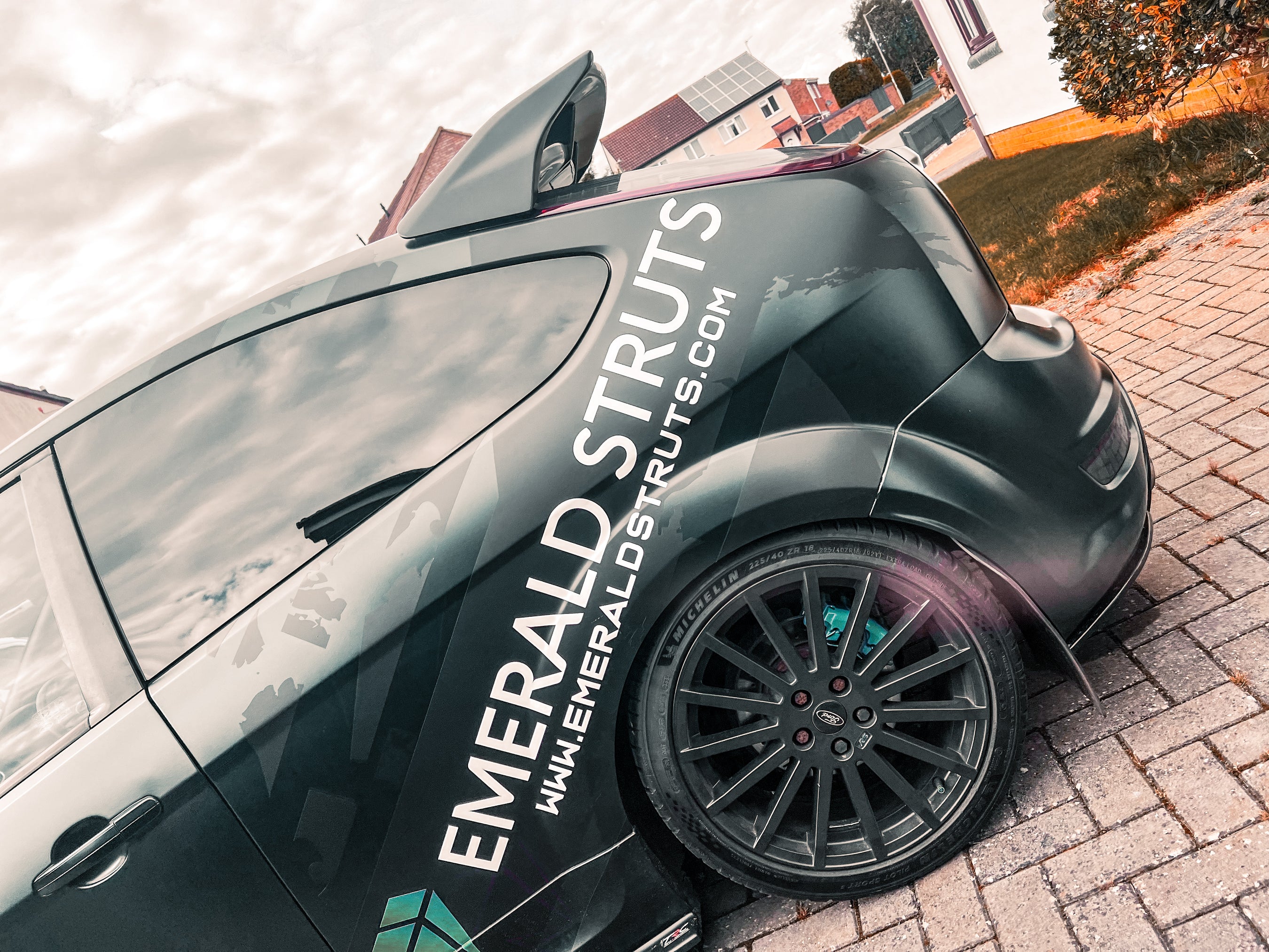 Emerald Struts - Open Your Car Boot Automatically!